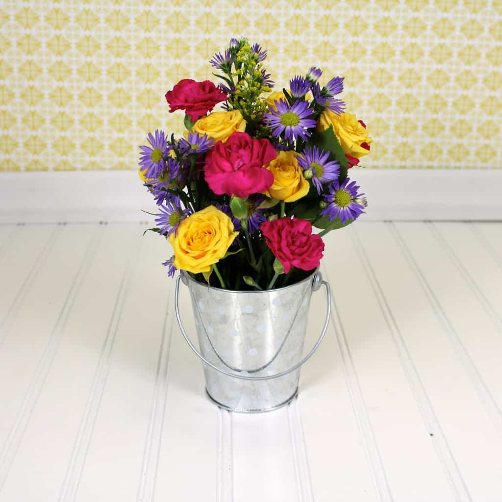 Easy Flower Arrangement Tutorial