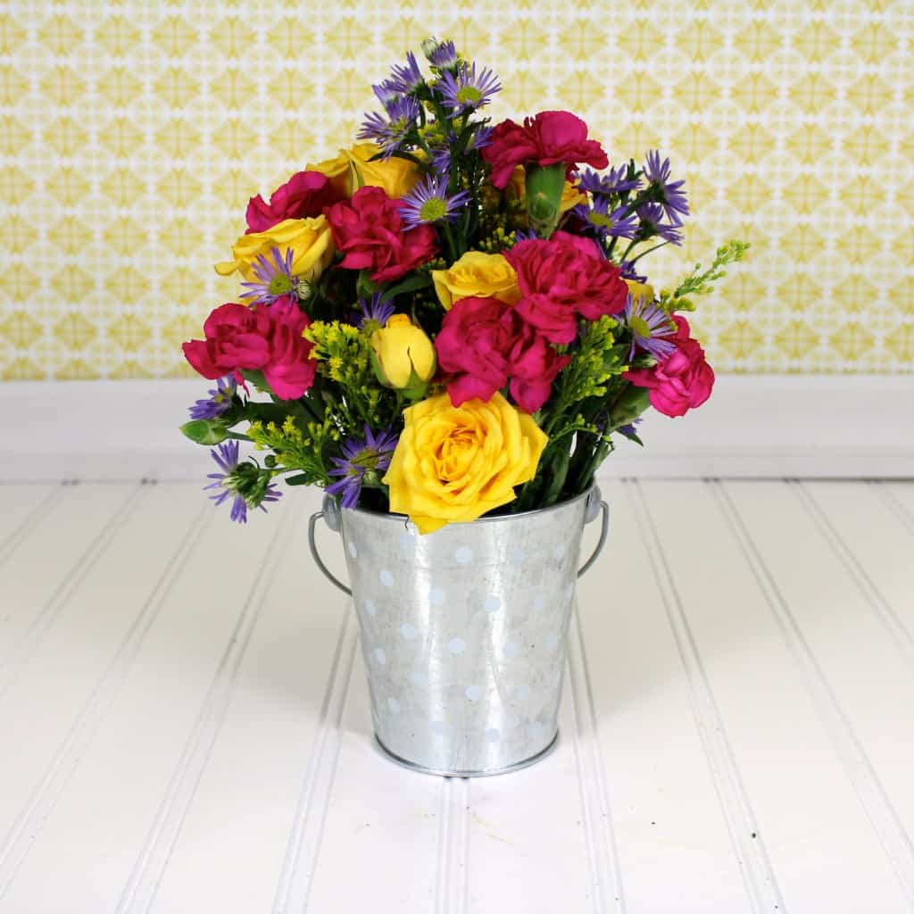 Easy Flower Arrangement Tutorial