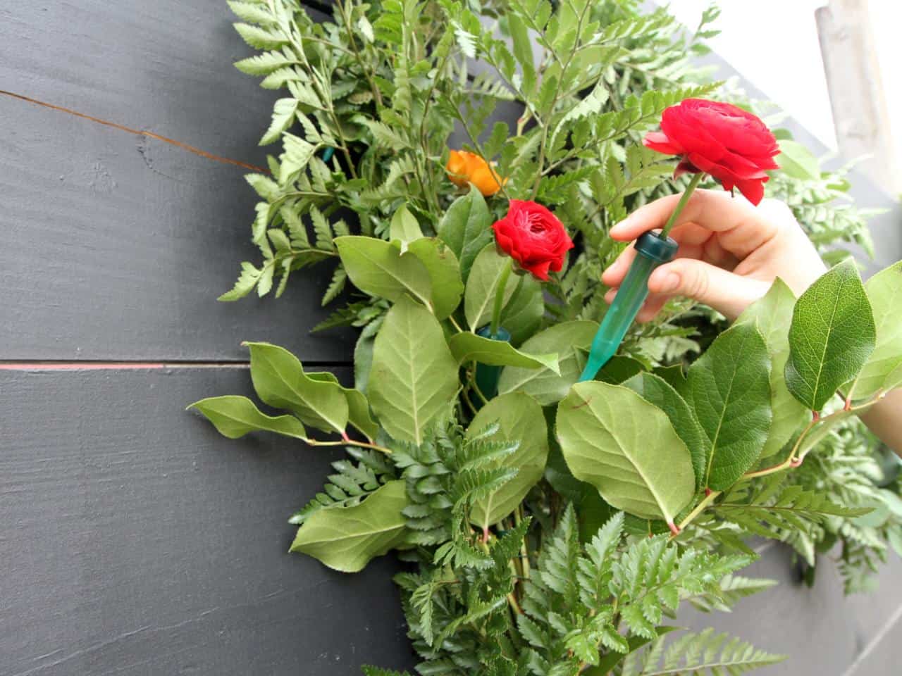 The Glamorous Garland Trends of 2018 - Blooms By The Box